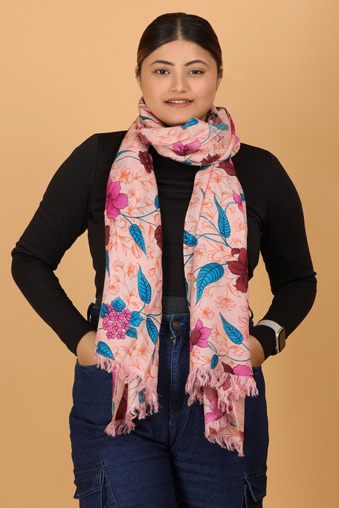 What is a Pashmina? A Guide to the Luxurious Fabric - Andaaz Fashion Blog
